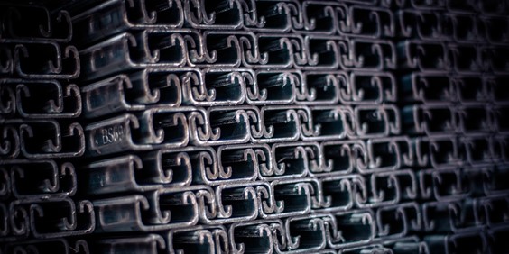 Channel Section vs. Secondary modular box section vs. traditional steel - MIDFIX